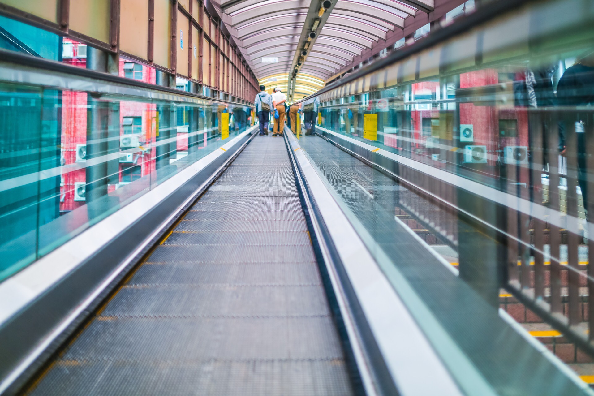 Mid-Levels Escalator And Walkway System - The Longest Walkway In The World