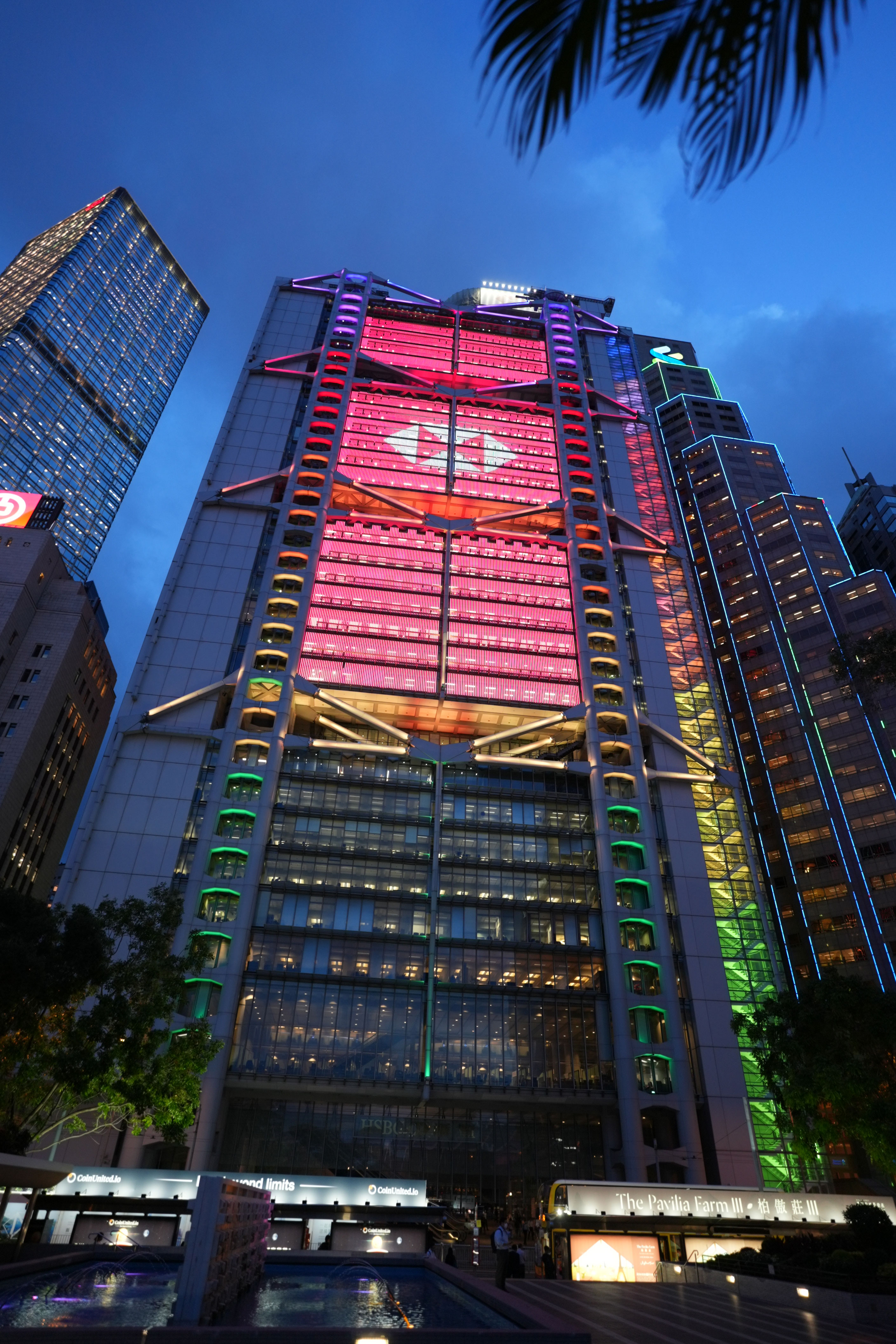 HSBC Headquarter - A Revolutionary Vision in Architecture